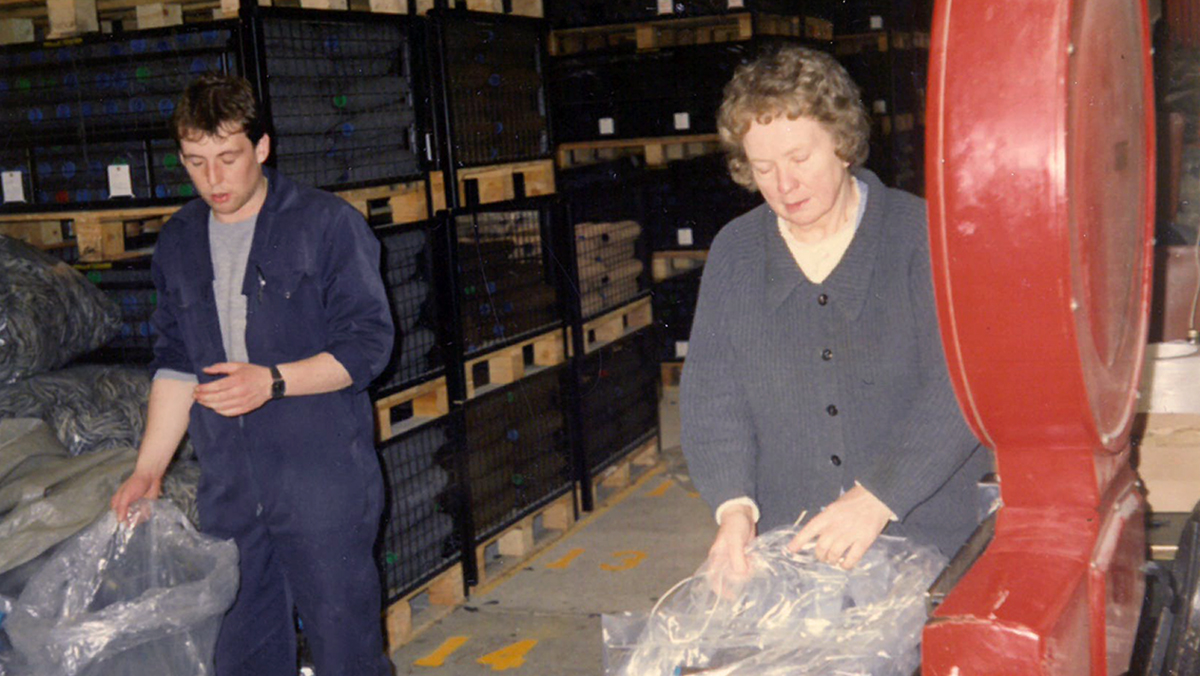 Catriona & Dougie 'Asleep' - The Harris Tweed Authority