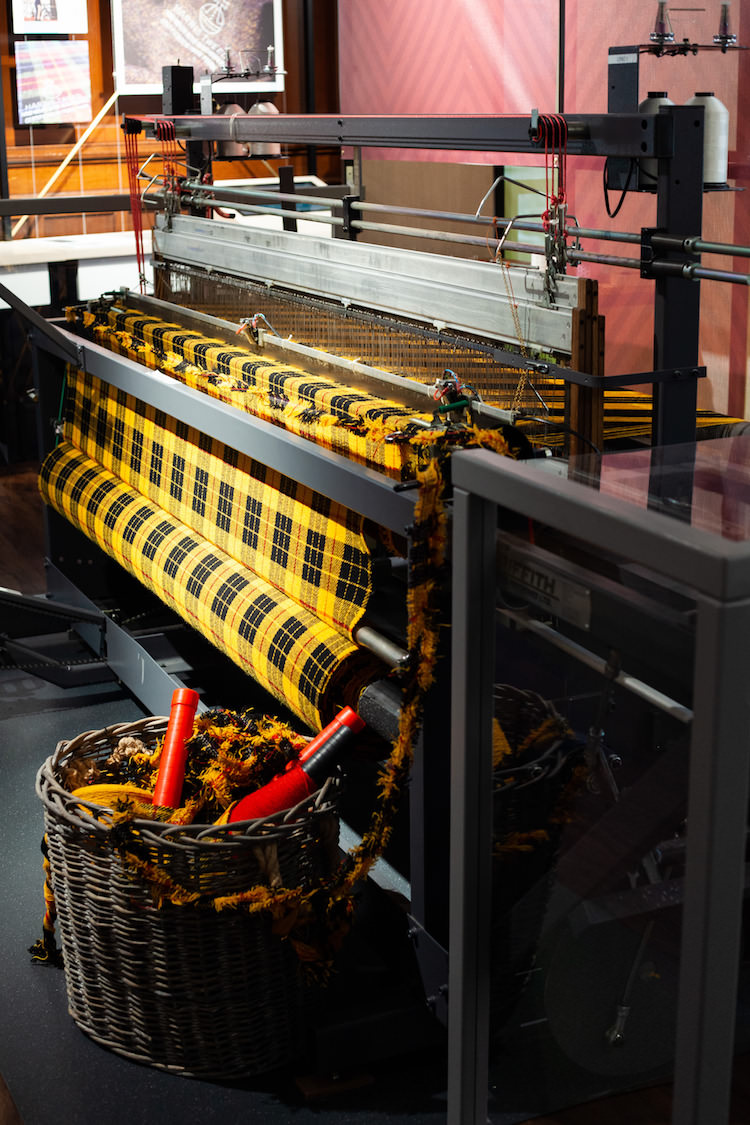 Witness the Workings of a Loom - The Harris Tweed Authority