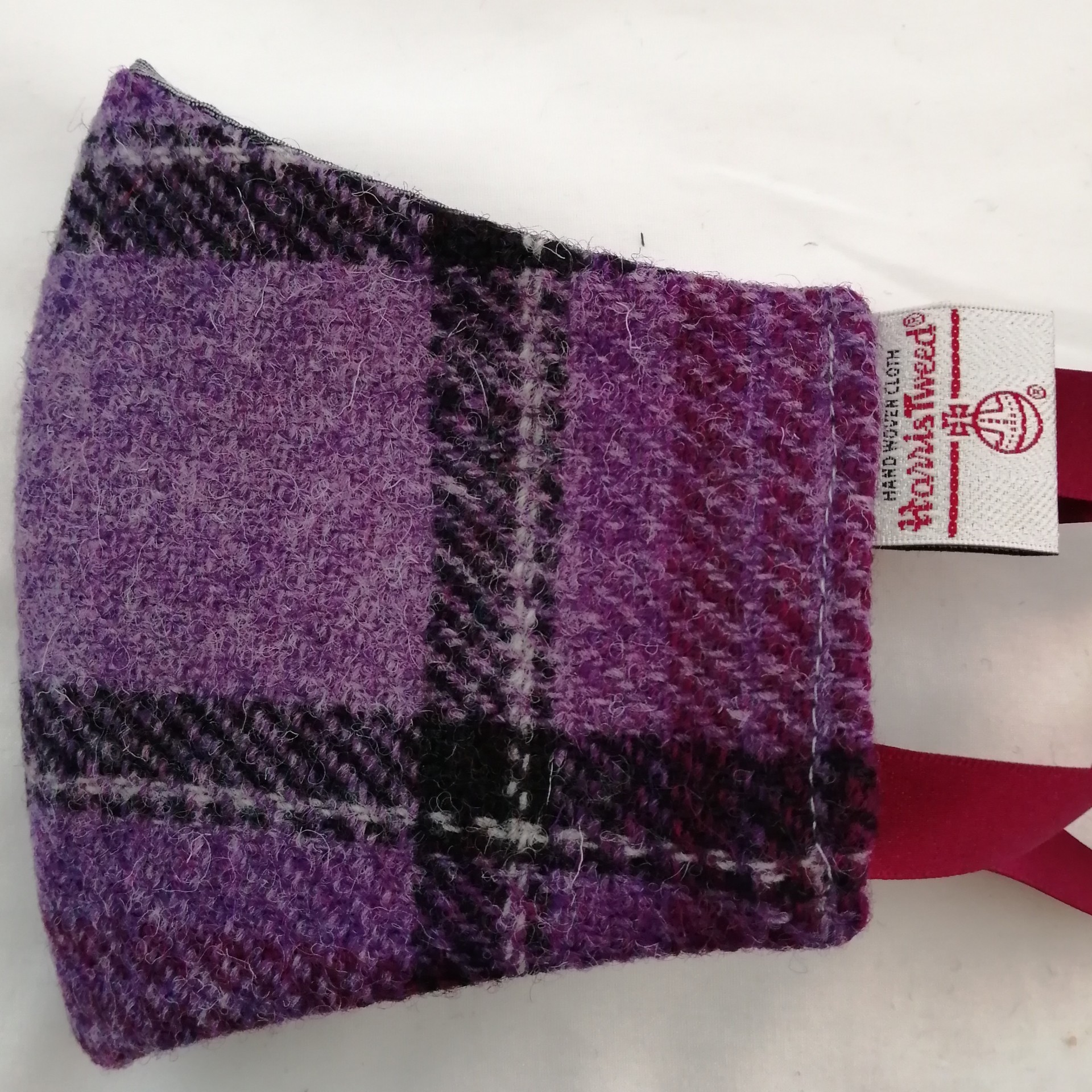 The Crafty Weaver - The Harris Tweed Authority